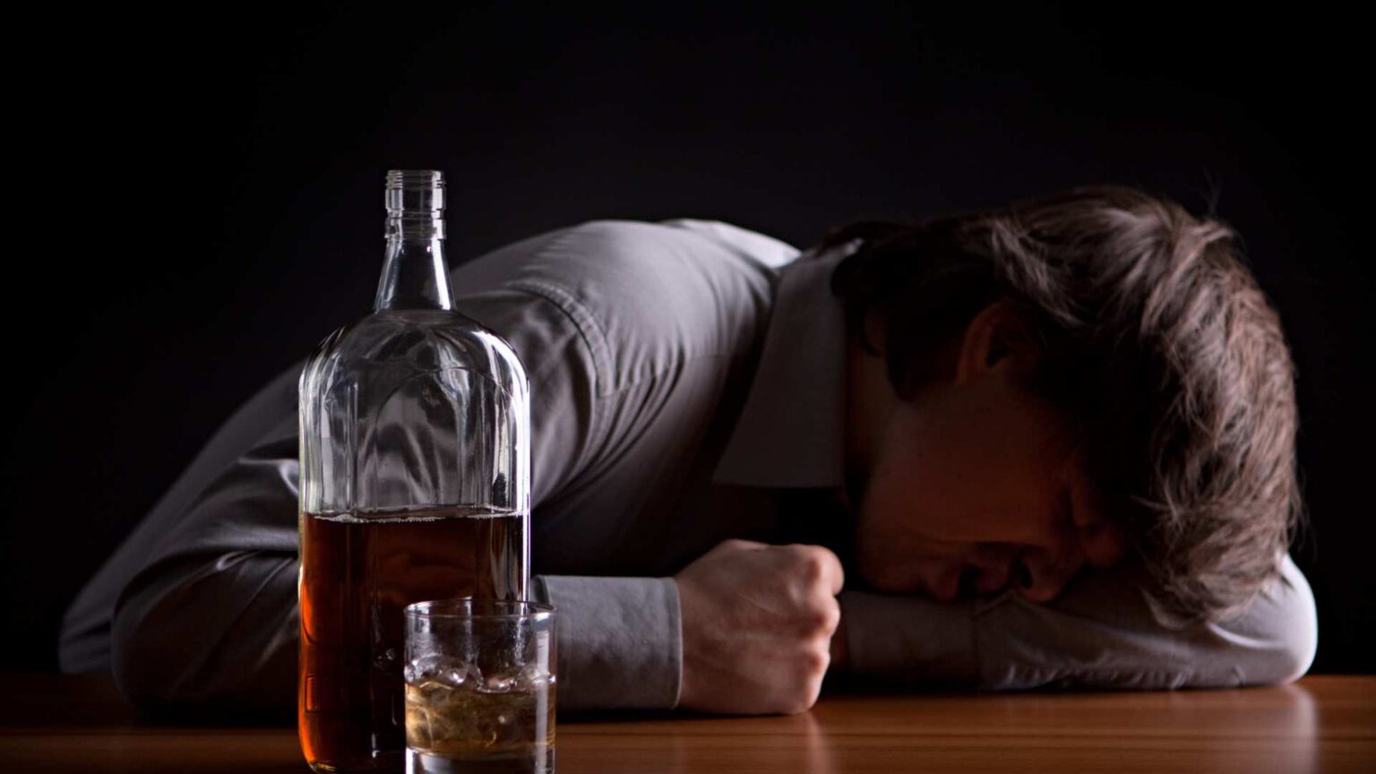 Alcohol Poisoning: How To Recognize And Prevent It | GateHouse Treatment
